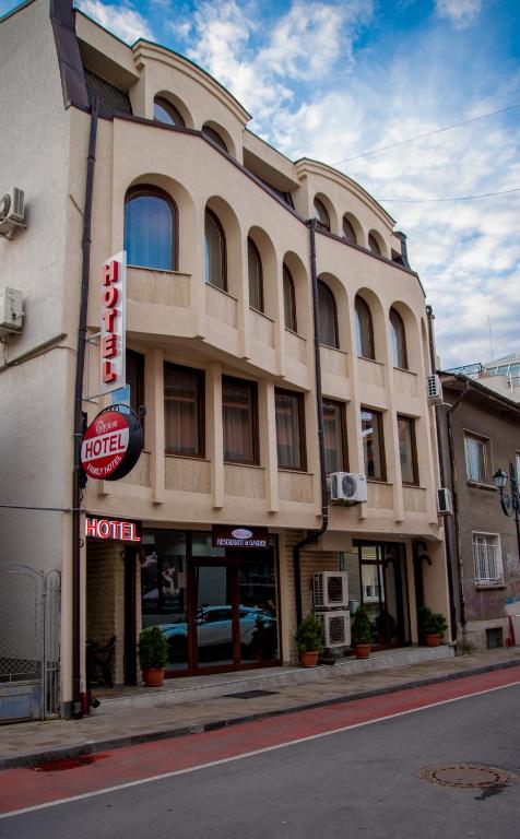 Hotel Oppium Restaurant & Garden | Rusze