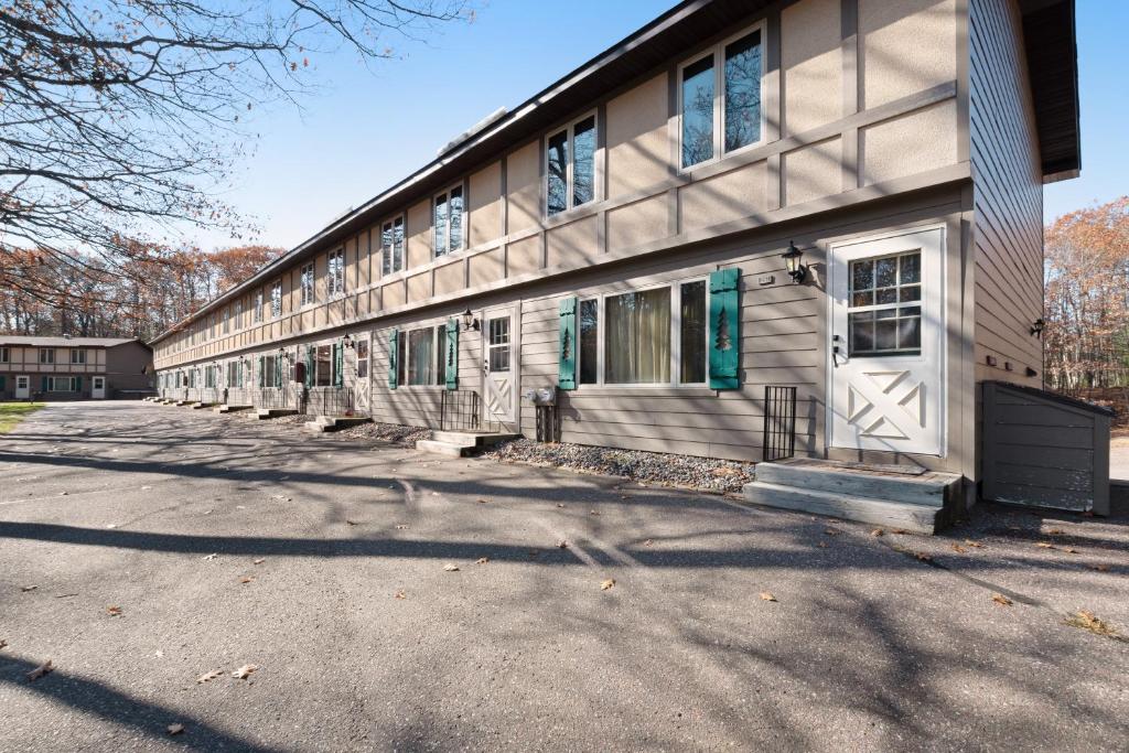 Cleerwood Village #261, Eagle River (updated prices 2026)