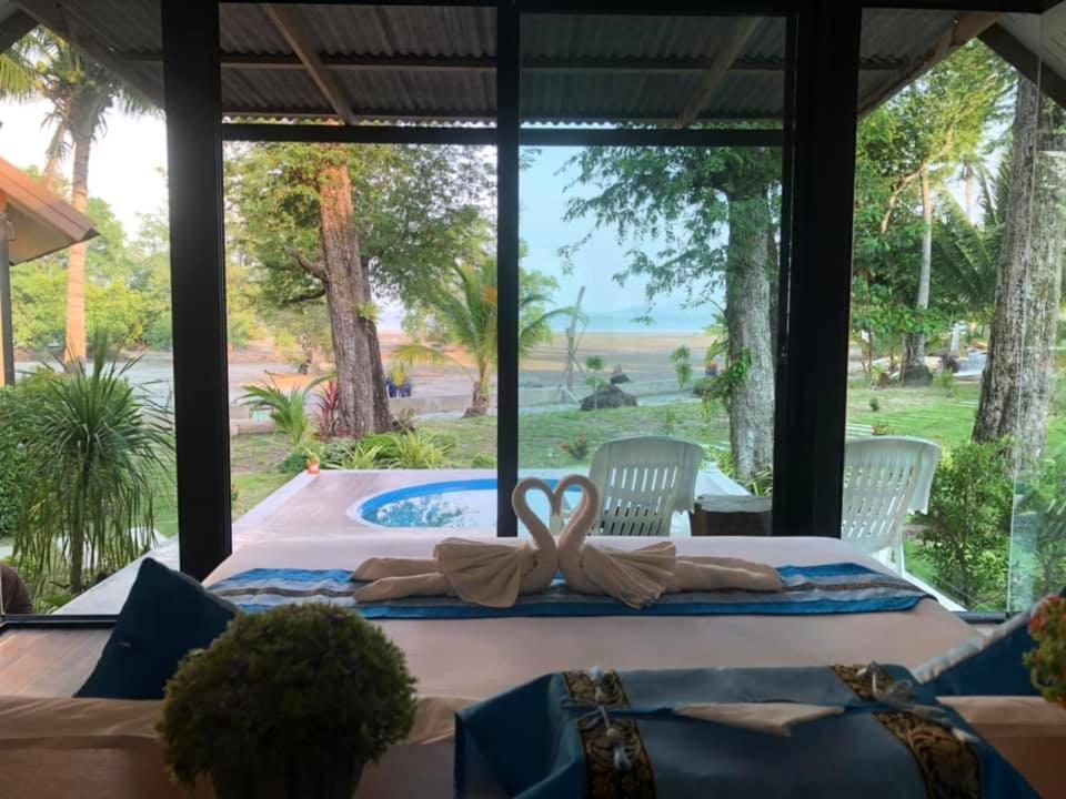 Mook Tamarind Resort - Your Luxurious Getaway in Ko Mook