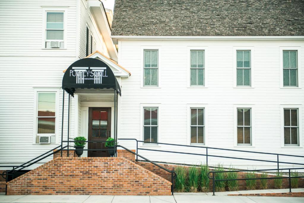 The Sacajawea Hotel, Three Forks (updated prices 2025)