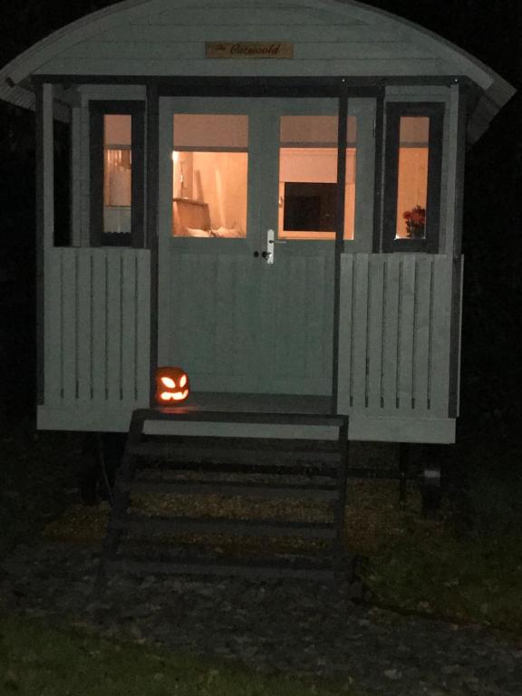 Glamping at Holly Grove Farm, Stoke on Trent (updated prices 2025)