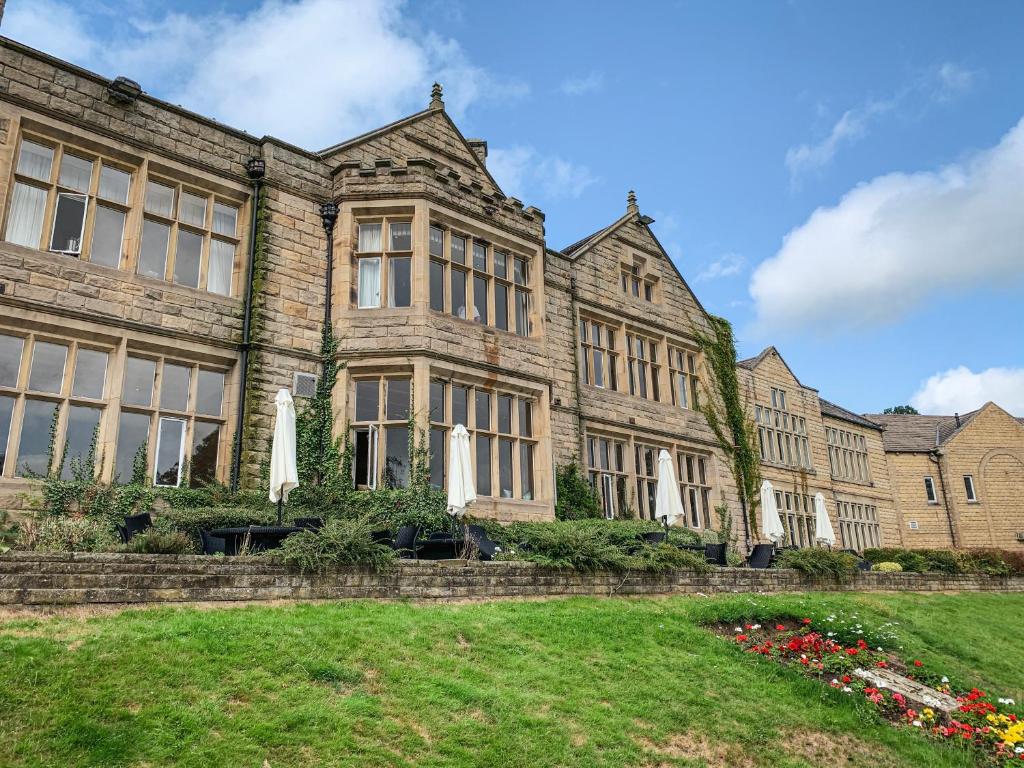 Hollins Hall Hotel, Golf & Country Club, Bradford (updated prices 2025)