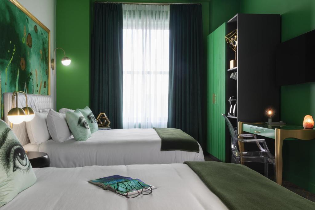 Angad Arts Hotel St Louis, Tapestry Collection by Hilton, Saint Louis ...