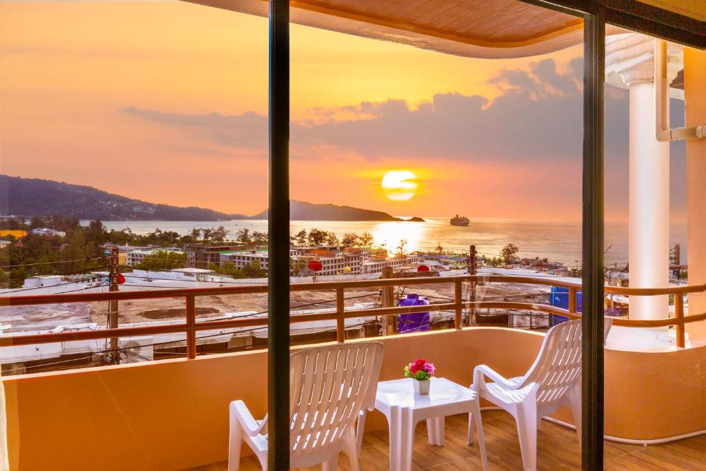 Enjoy Sunset Rainbow Alley - WOW Townhouse at Patong Hill, Patong Beach ...