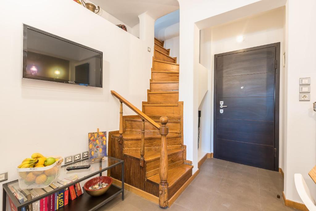 Amazing Acropolis View from Exarcheia, Athens (updated prices 2025)