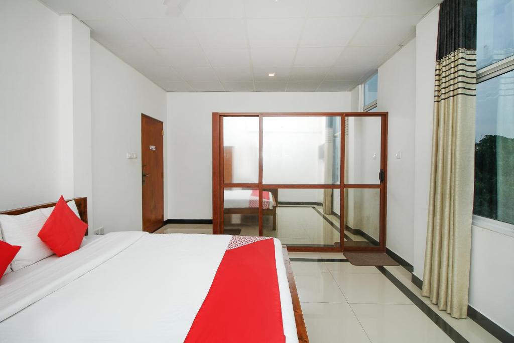 Grand Rovinka Hotel, Dehiwala (updated prices 2025)