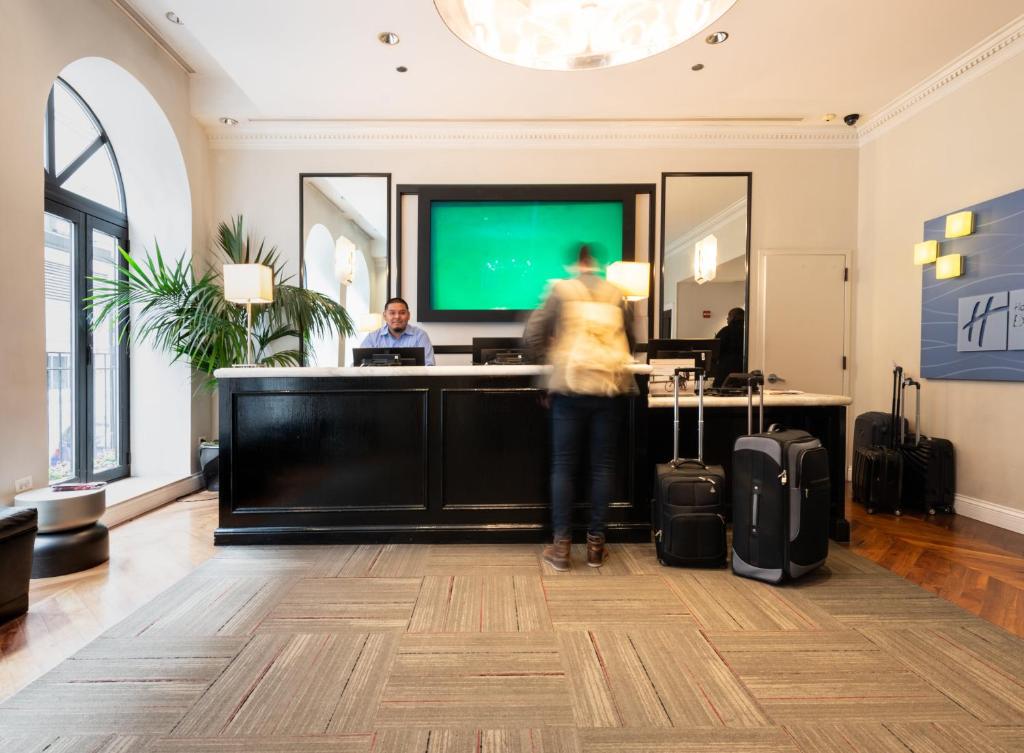 Holiday Inn Express Chicago - Magnificent Mile by IHG, Chicago (updated ...