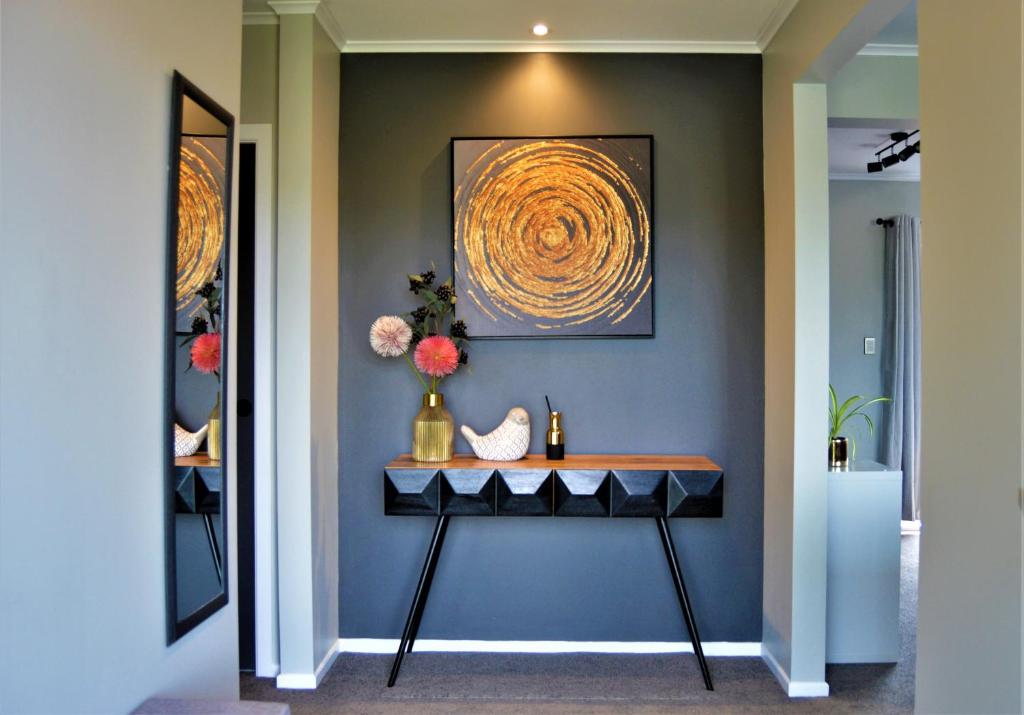 A designer's house (three bedroom holiday house) - Rotorua
