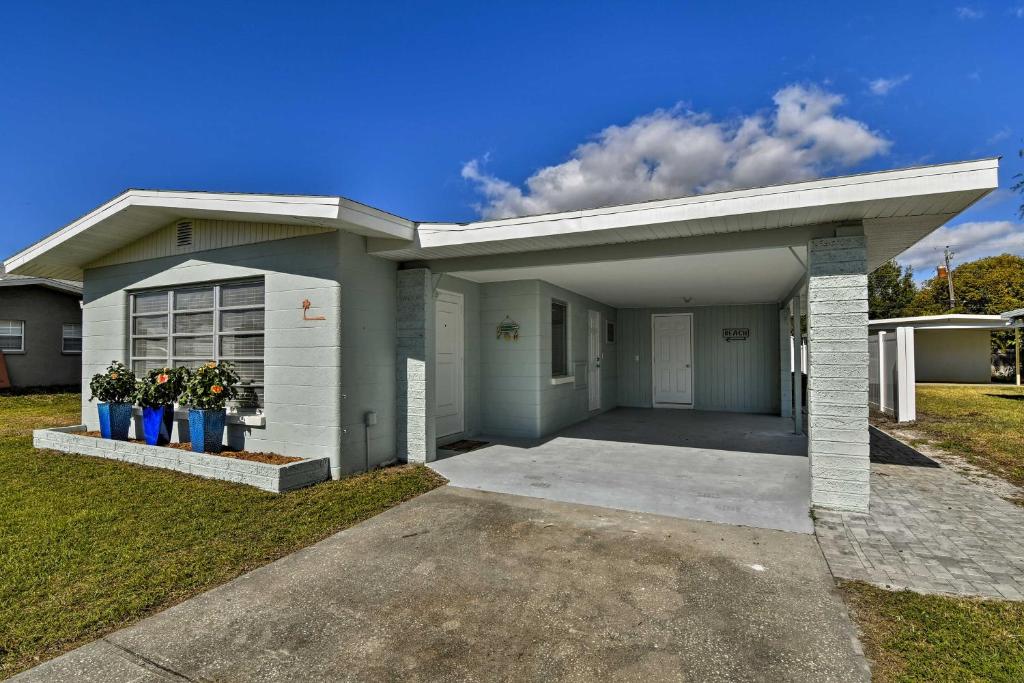 Venice Home with Fire Pit and Grill 2 Mi to Beach!, Venice (updated ...