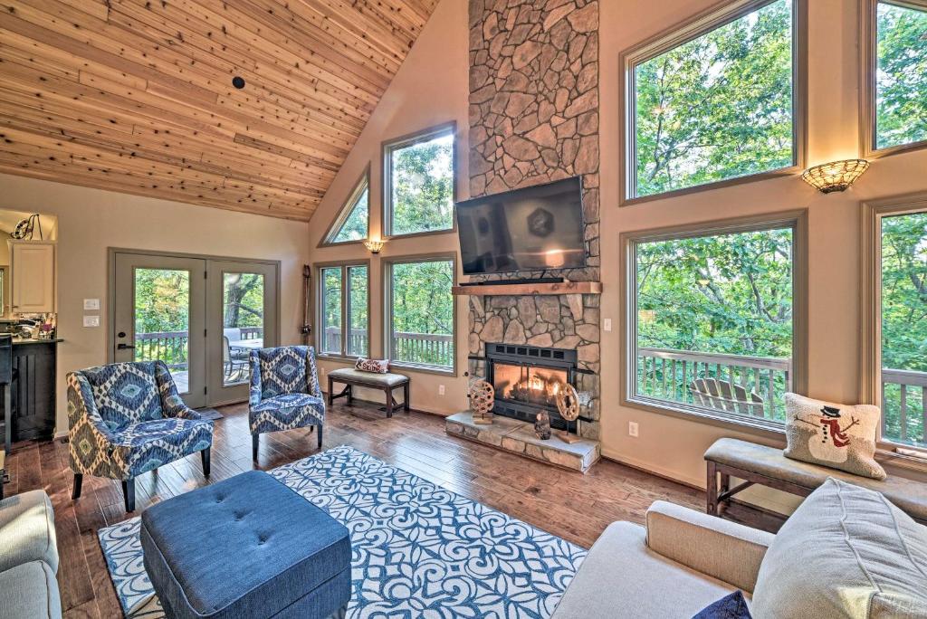 Wintergreen Resort Home with Deck Walk to Slopes, Wintergreen (updated ...