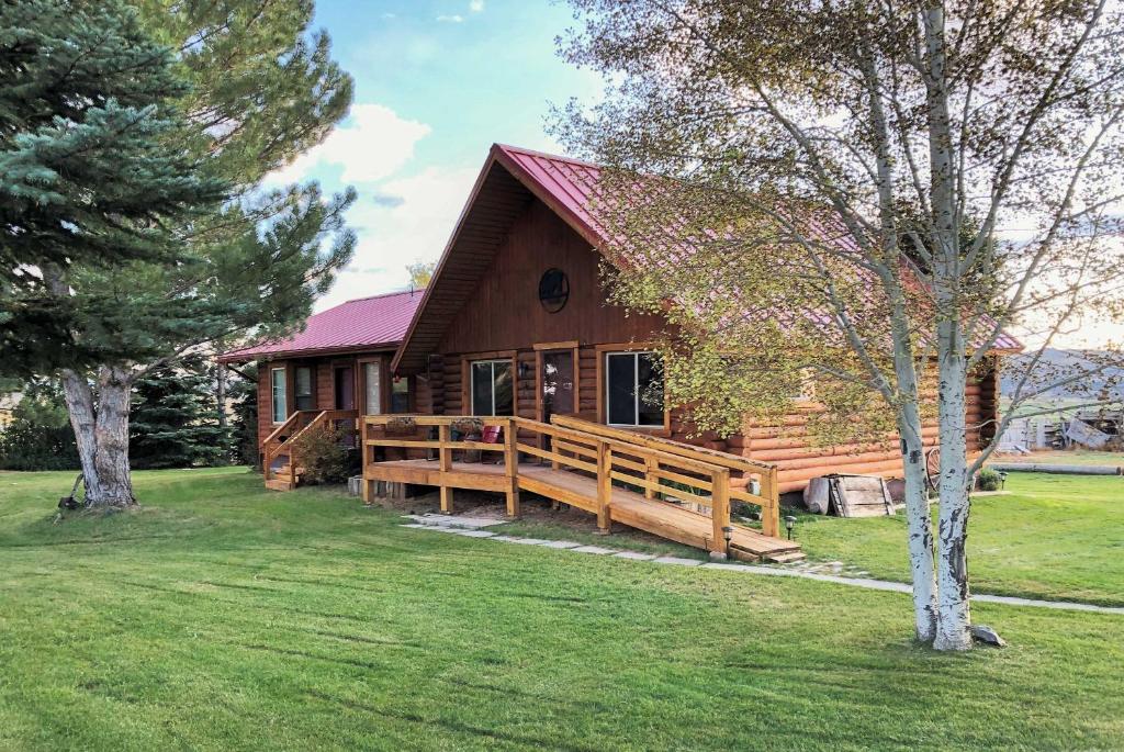 Rustic Cabin 20 Mins to Capitol Reef Natl Park!, Lyman (updated prices ...