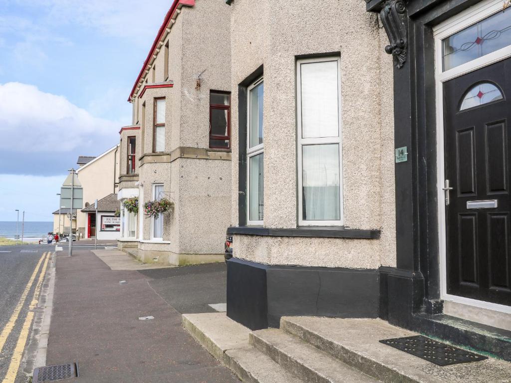 Beachside and Golf Apartment - Portstewart