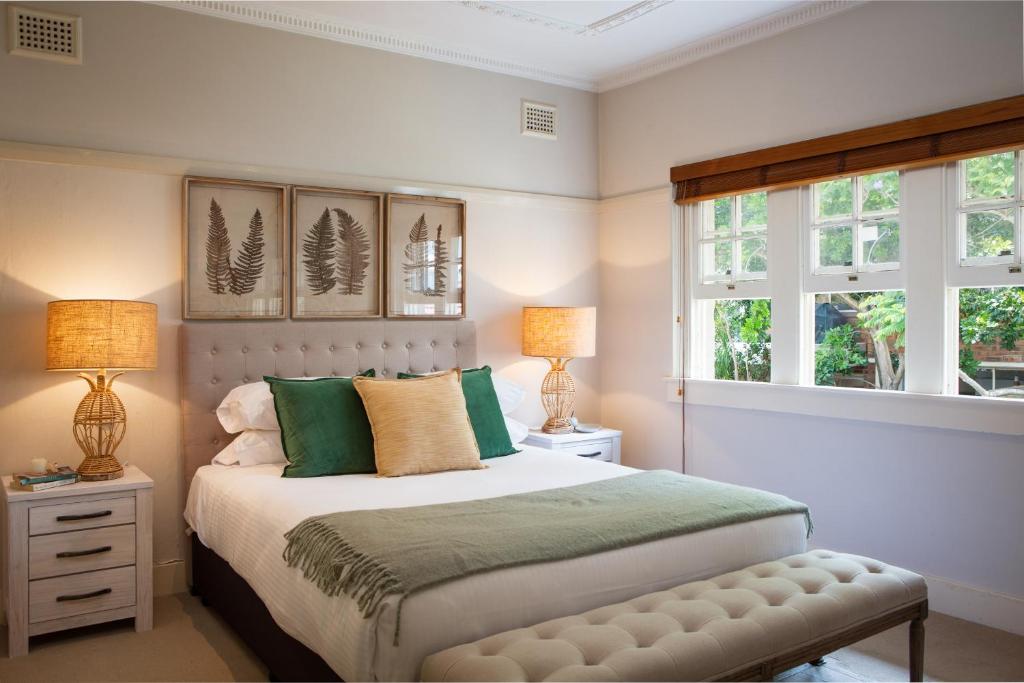 Chic Apartment With Sun Lounge Near Manly Beach