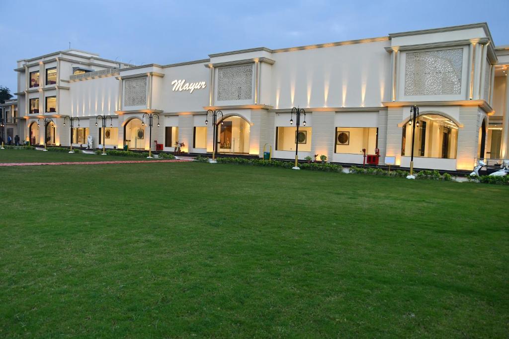 Mayur Hotel & Resort, Sītāpur – Updated 2023 Prices