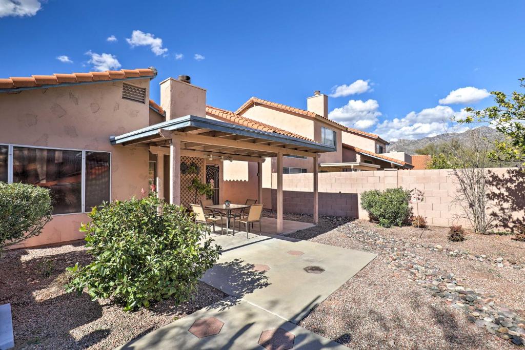 Tucson Area House with Pool Access and Mountain Views!, Tucson (updated ...