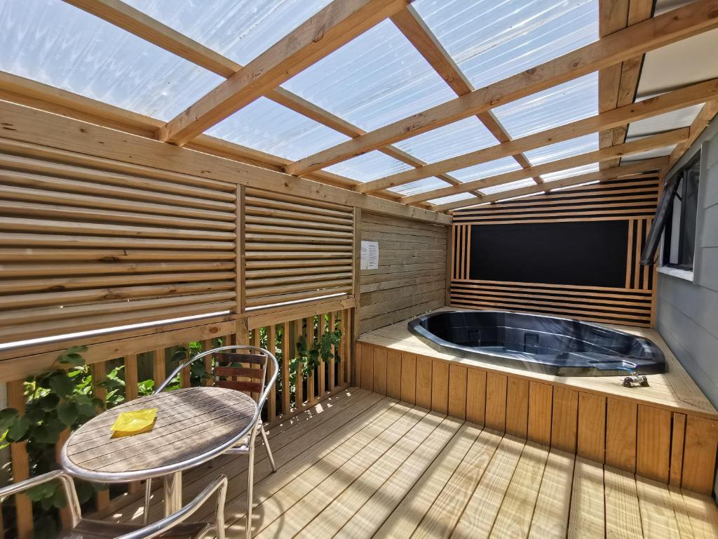 Parakai Geothermal Motel, Parakai – Updated 2023 Prices