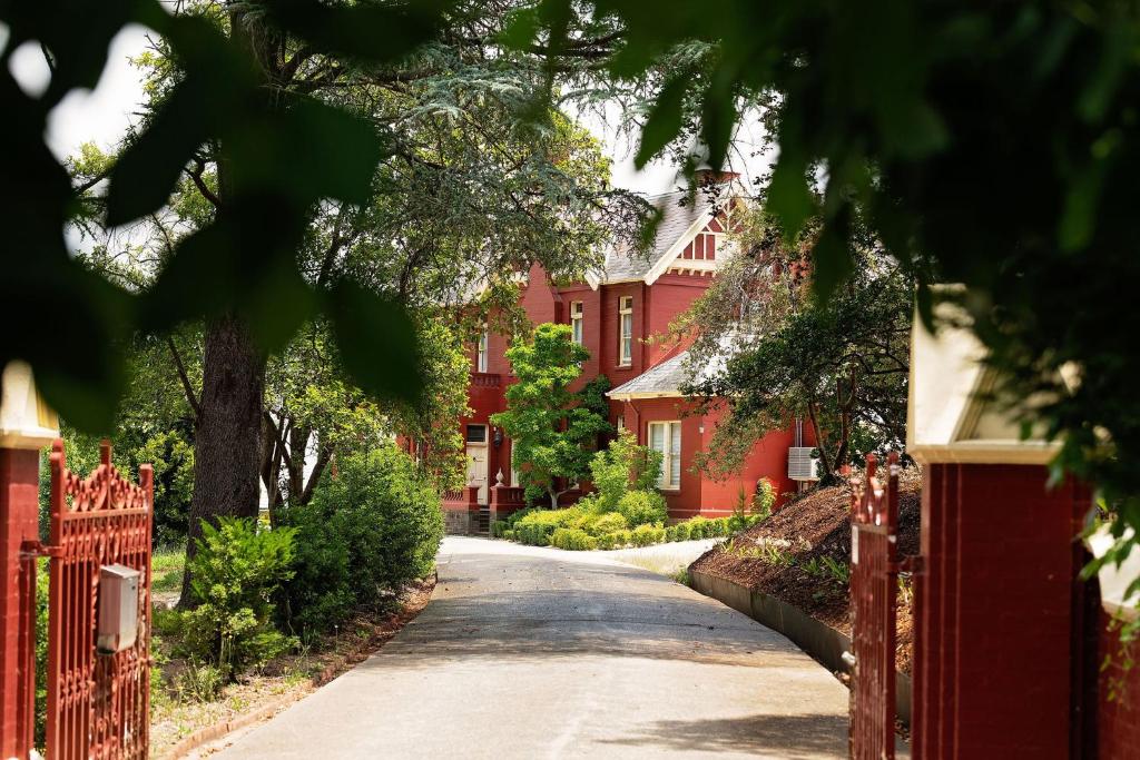 Pirralilla Estate Adelaide Hills, Aldgate (updated prices 2026)