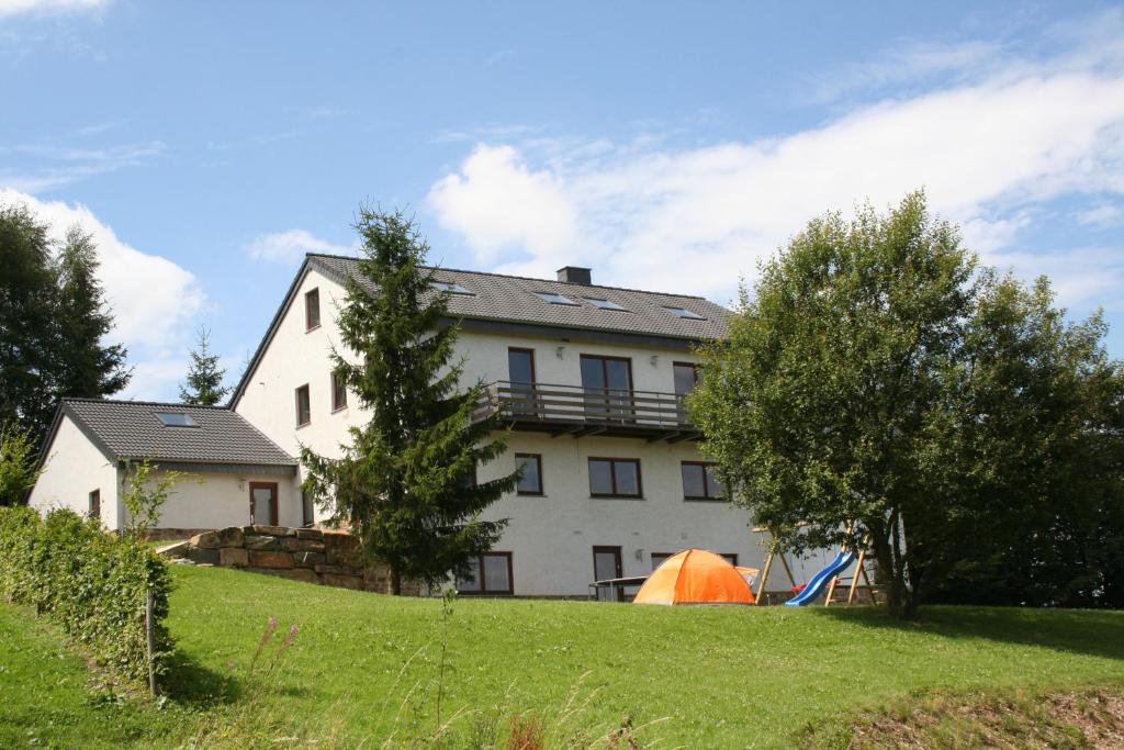 Villadelux Leykaul - Montjoie