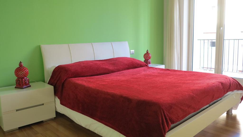 Laura House, Naples (updated prices 2026)