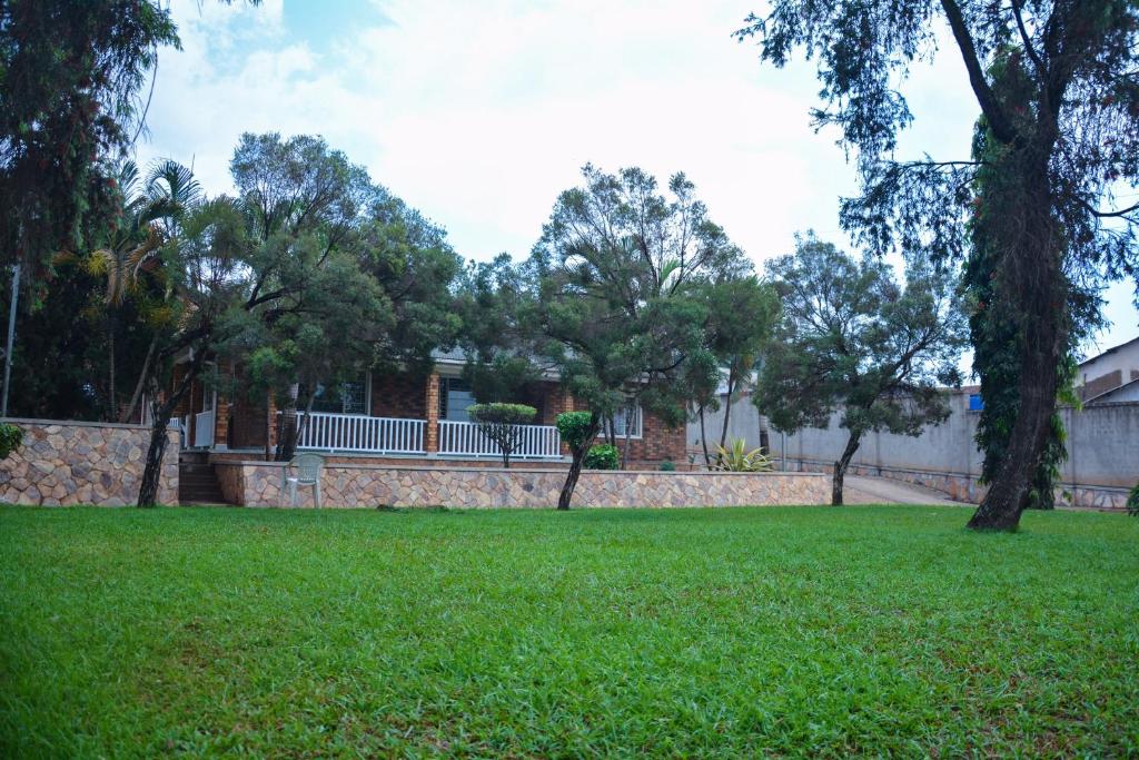 SamWeb Bed and Breakfast, Kampala (updated prices 2025)