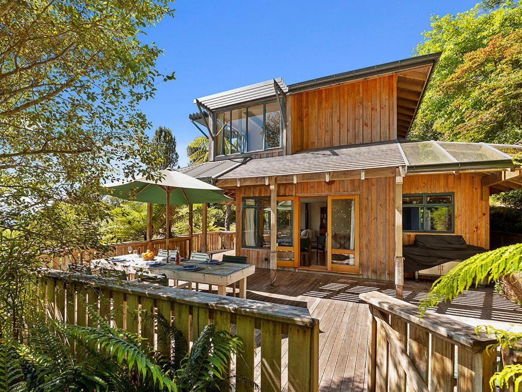 Moetu Lodge - Pukawa Bay Holiday Home, Kuratau (aktualisierte Preise ...