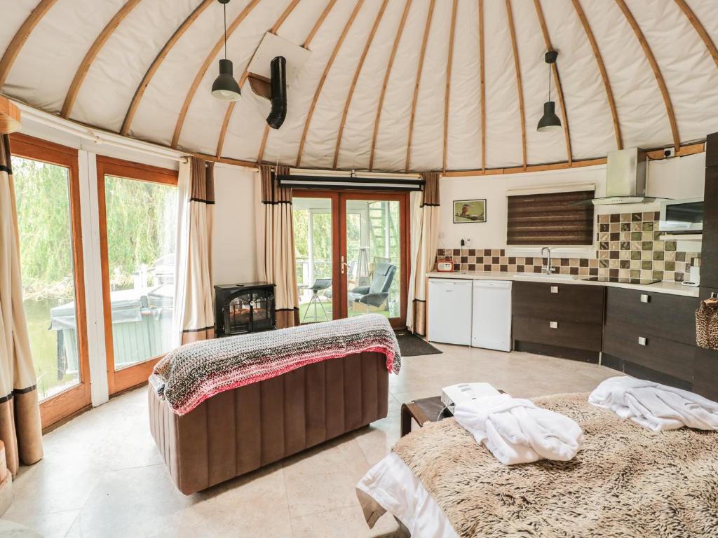 Island Yurt, Beckford (updated prices 2026)