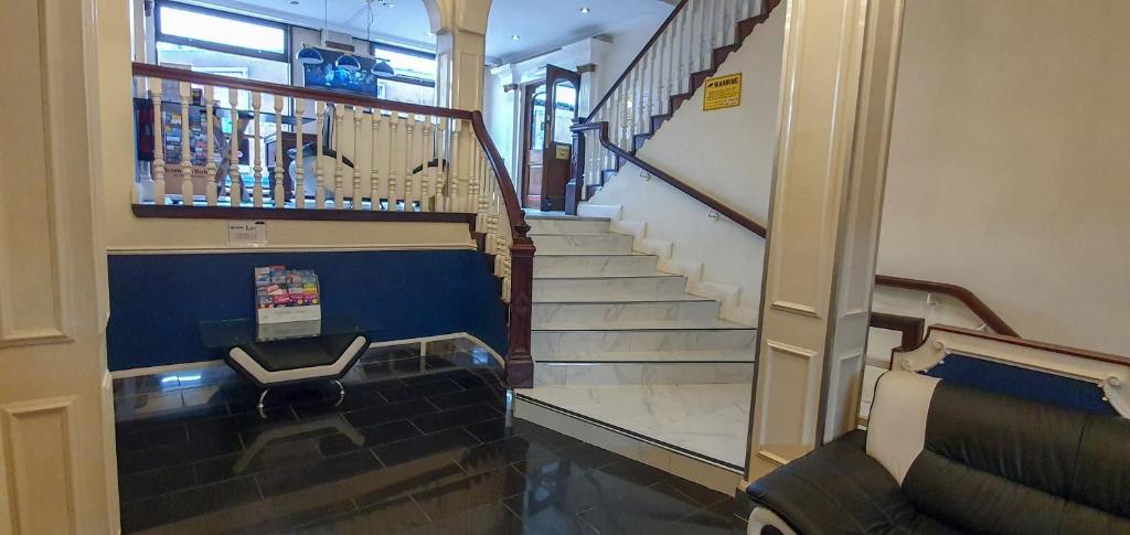 Gilson Hotel in Hull