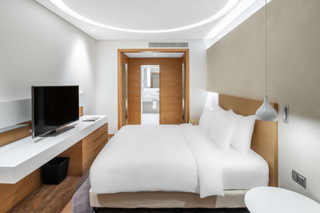 Radisson Blu Hotel & Residence, Riyadh Diplomatic Quarter, Riyadh ...