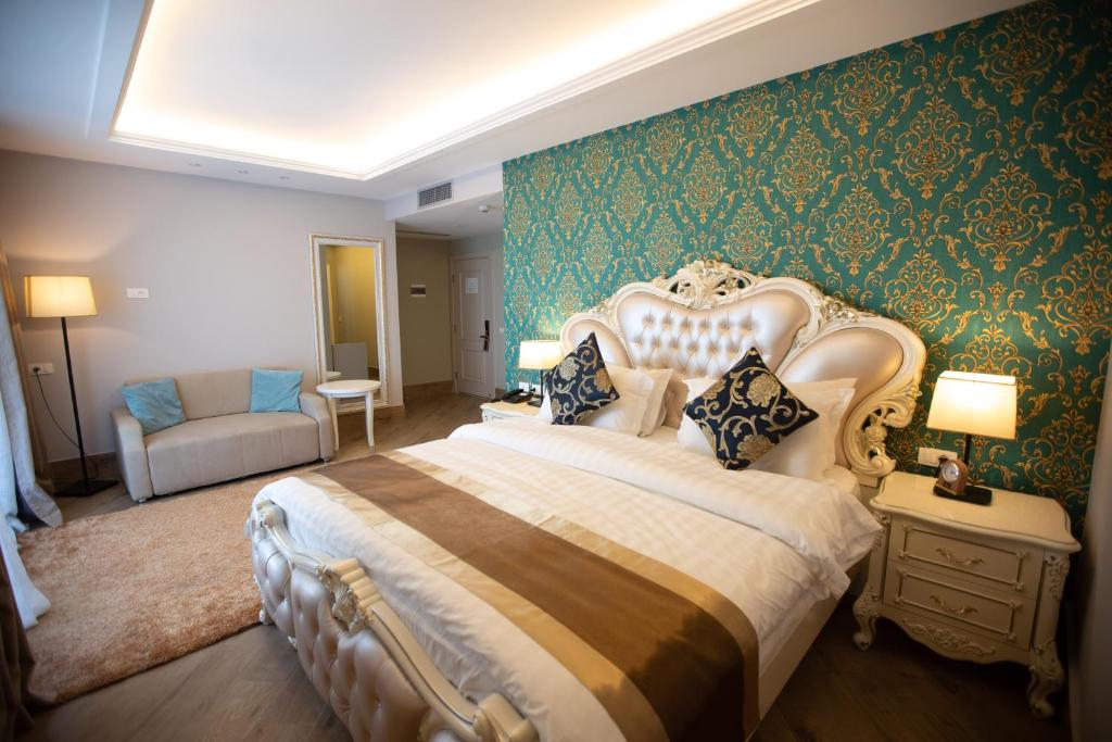 Grand Blue Fafa Resort & SPA, Golem (updated prices 2025)