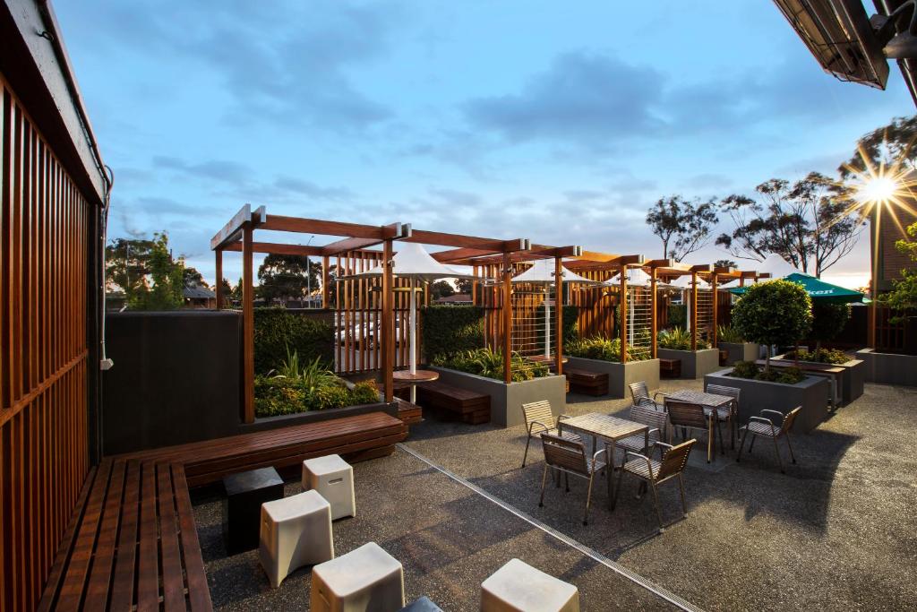 Nightcap at Keysborough Hotel, Keysborough (updated prices 2025)