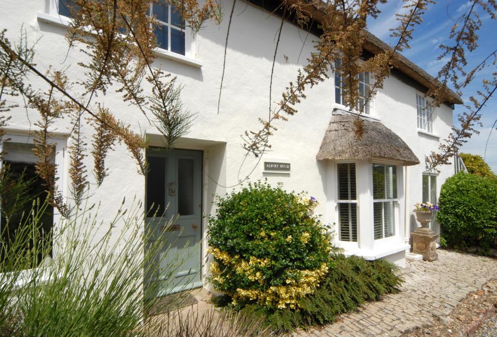 Albury House, Charmouth – Updated 2023 Prices