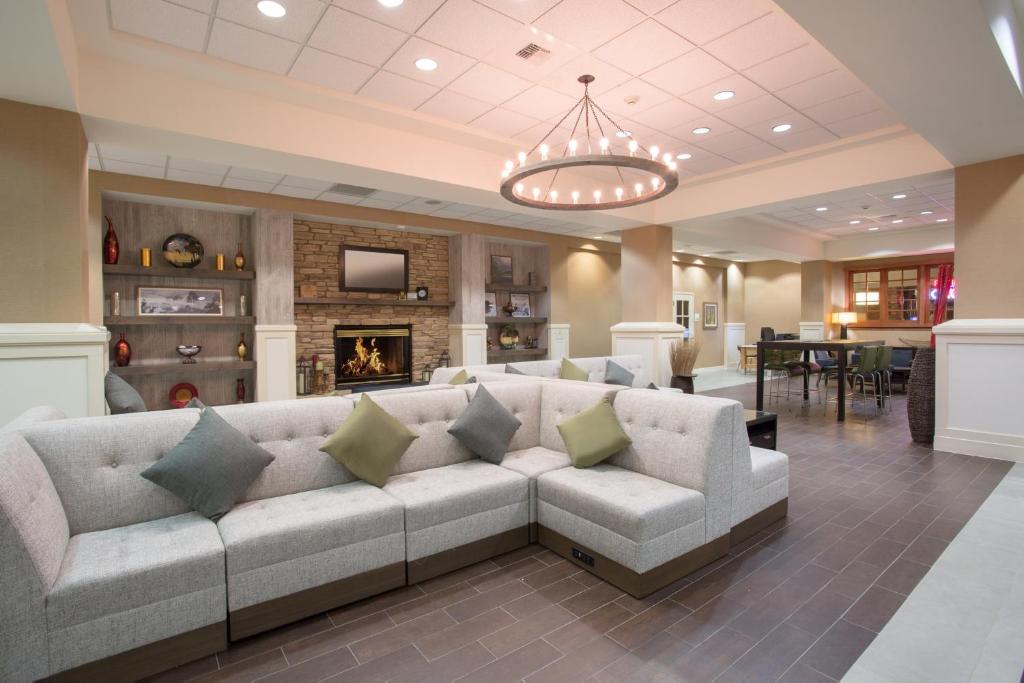 Holiday Inn Colorado Springs - Airport by IHG, Colorado Springs ...