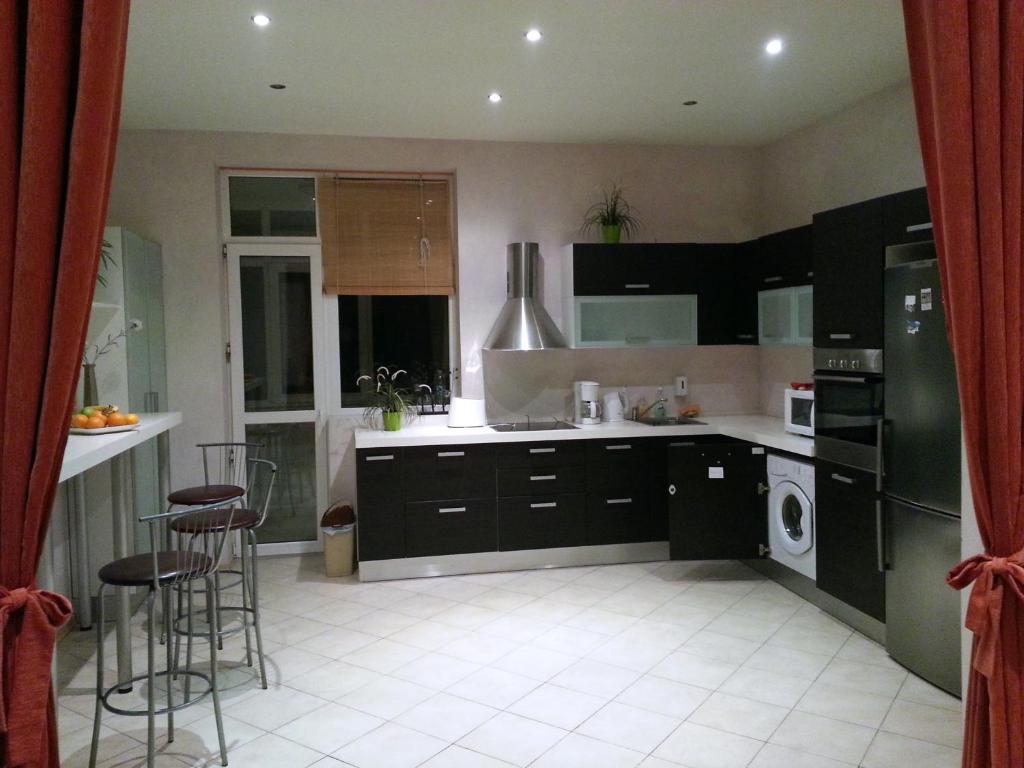 Elegance on a Budget - Rooms for Rent in Sofia Center, Sofia (updated ...