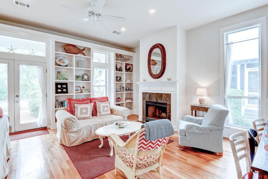 Grove By The Sea: Passin' Thru, Santa Rosa Beach (updated prices 2025)