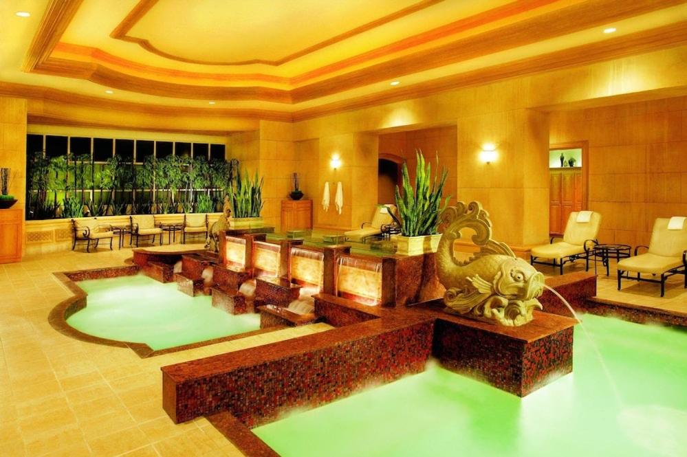 Mandalay Bay Resort Spa Mandalay Bay Resort & Casino Spa: Pictures