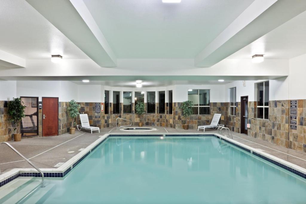 Holiday Inn Express Hotel & Suites Albany by IHG, Albany (updated ...