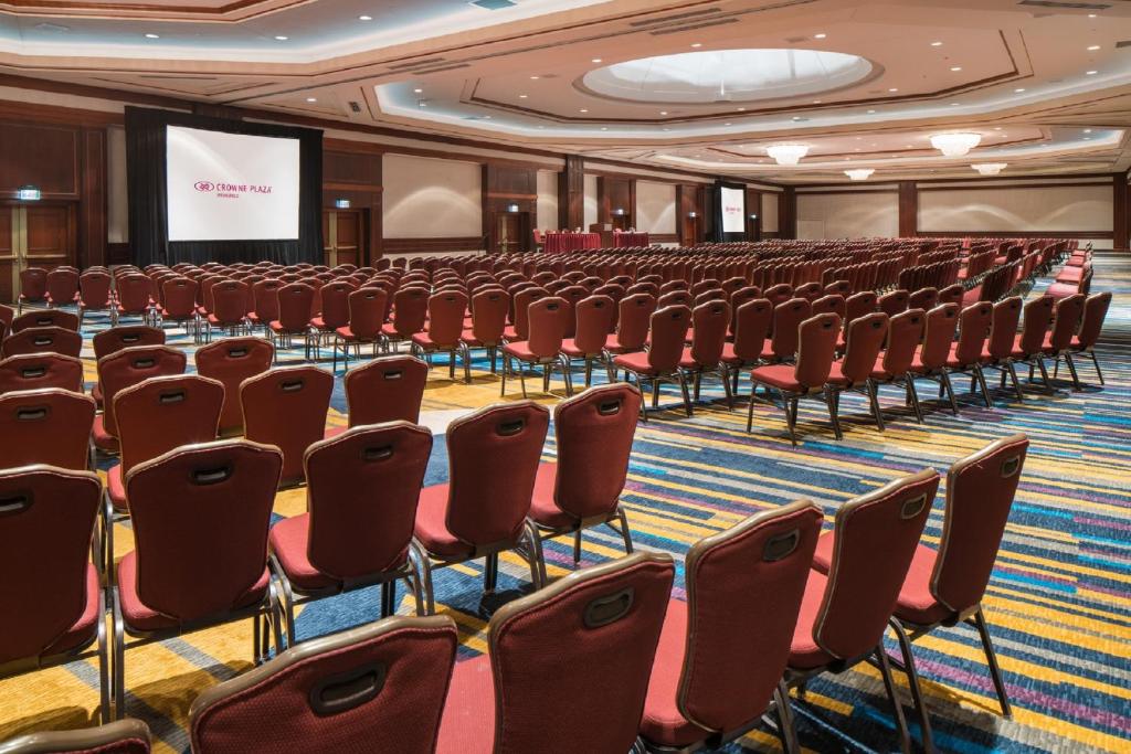 Crowne Plaza Springfield Convention Center by IHG, Springfield (updated ...