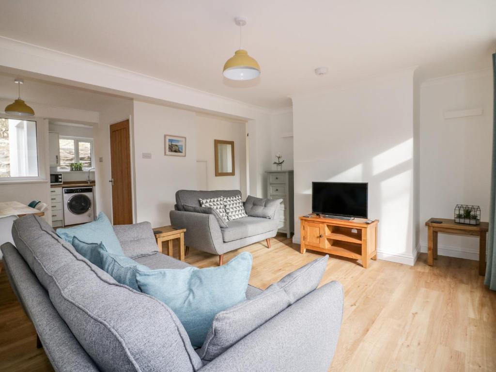 Avalon, St. Agnes (updated prices 2025)