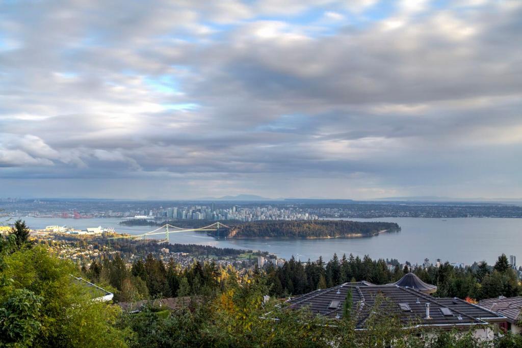 Spectacular, Water View House! Property Overview! -