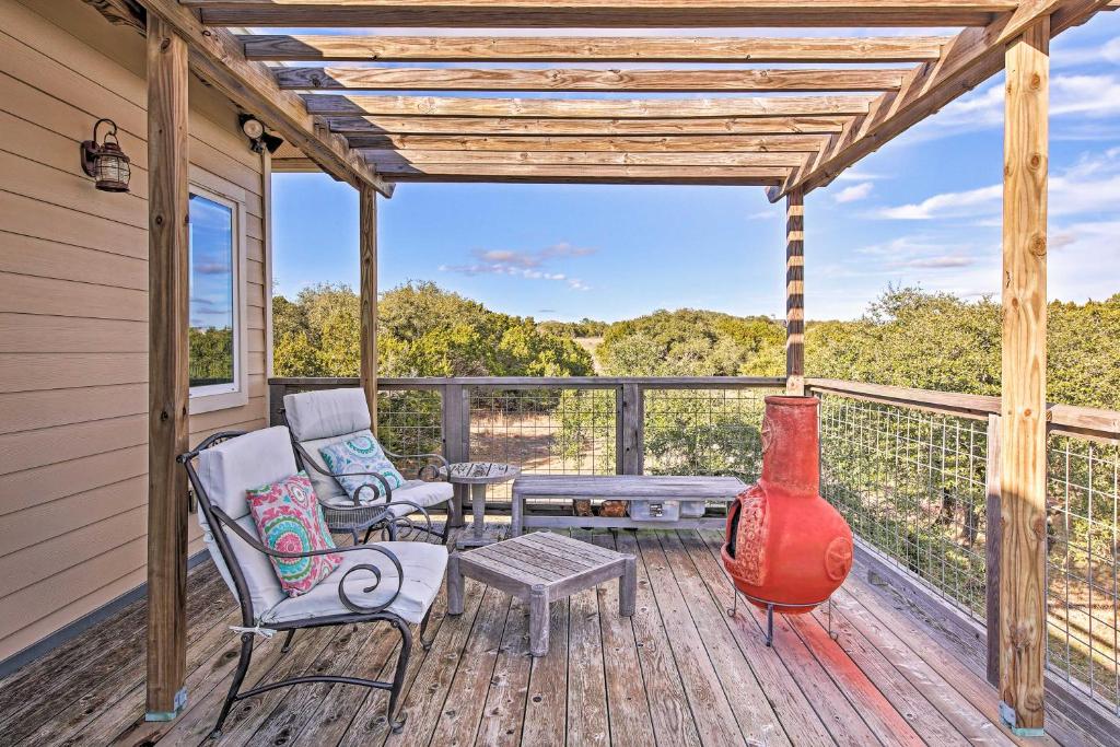 Hill Country Cabin Pond Terrapin Hideaway's Pond Slider Studio Cabin