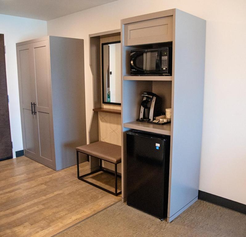 Holiday Inn & Suites - Savannah Airport - Pooler by IHG, Savannah ...