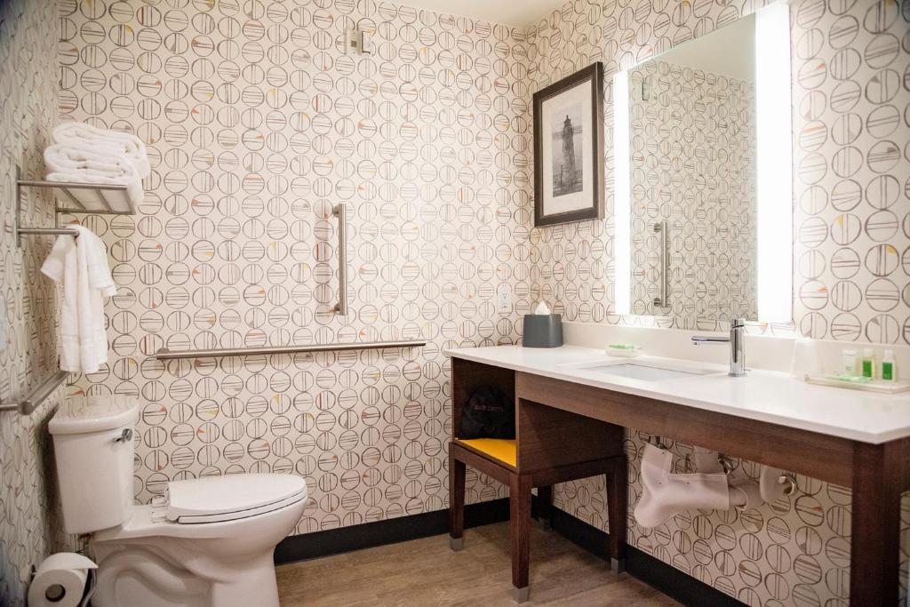 Holiday Inn & Suites - Savannah Airport - Pooler by IHG, Savannah ...