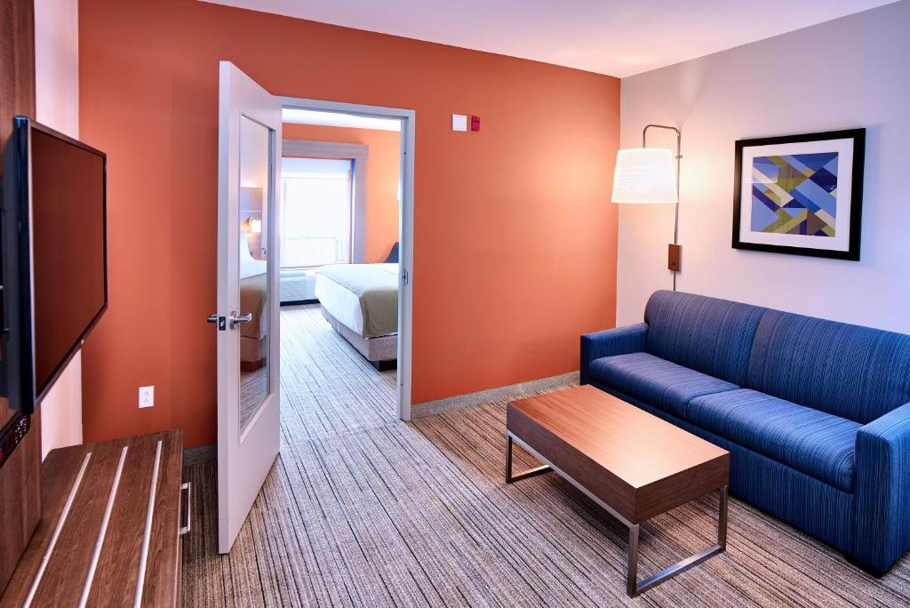 Holiday Inn Express Hotel & Suites Dieppe Airport by IHG, Moncton ...