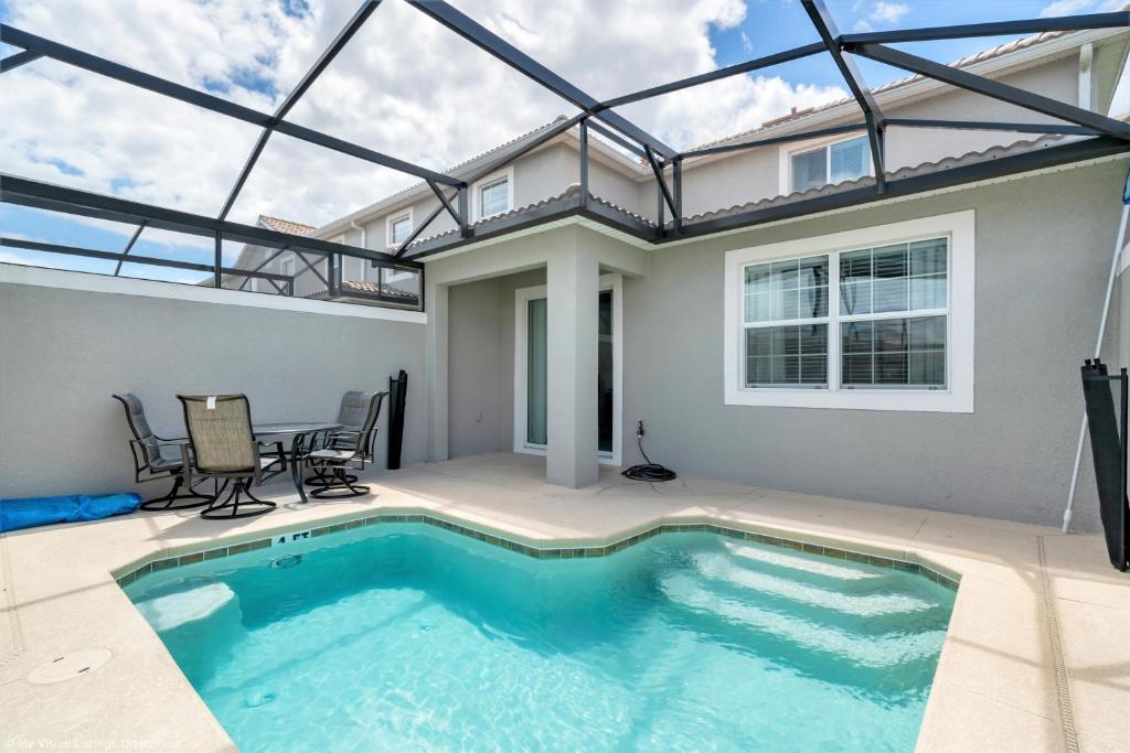Stunning Lakeview Townhome w Private Pool, Kissimmee (updated prices 2026)