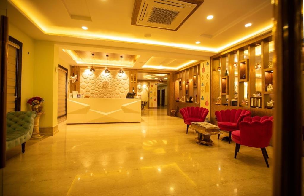 Milestone 251, Jaipur (updated prices 2025)