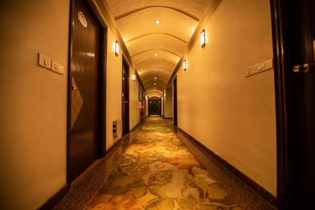 Milestone 251, Jaipur (updated prices 2025)