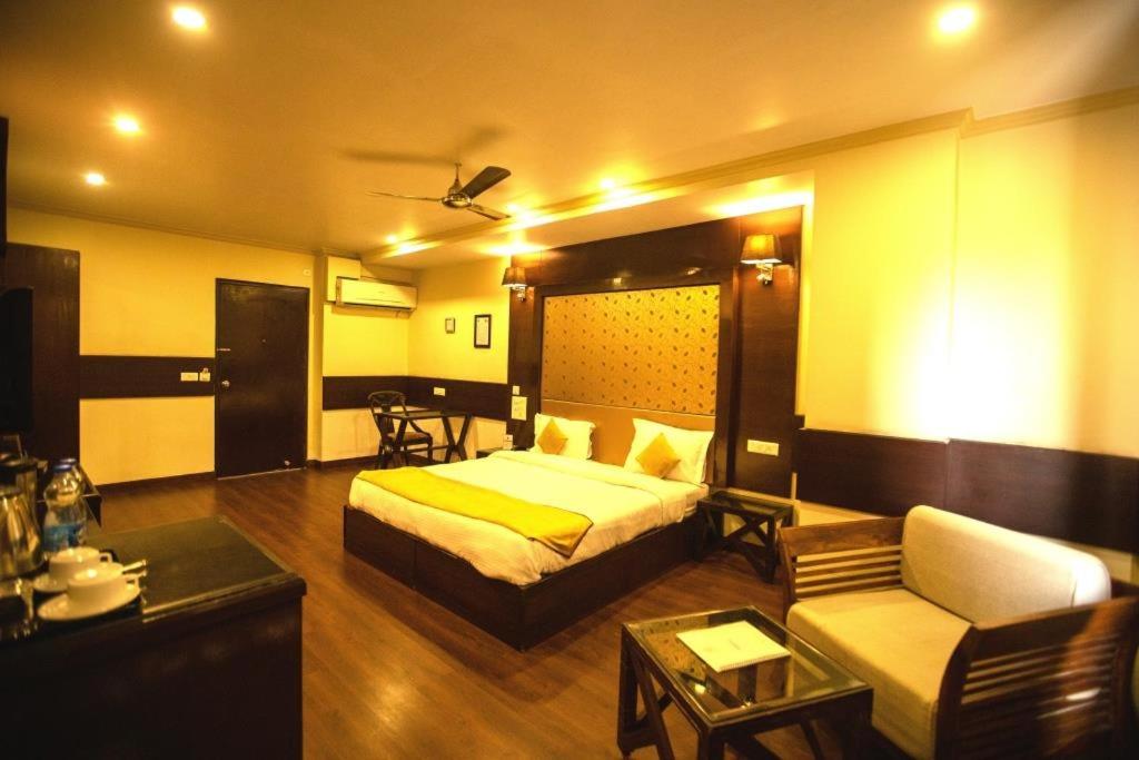 Milestone 251, Jaipur (updated prices 2025)