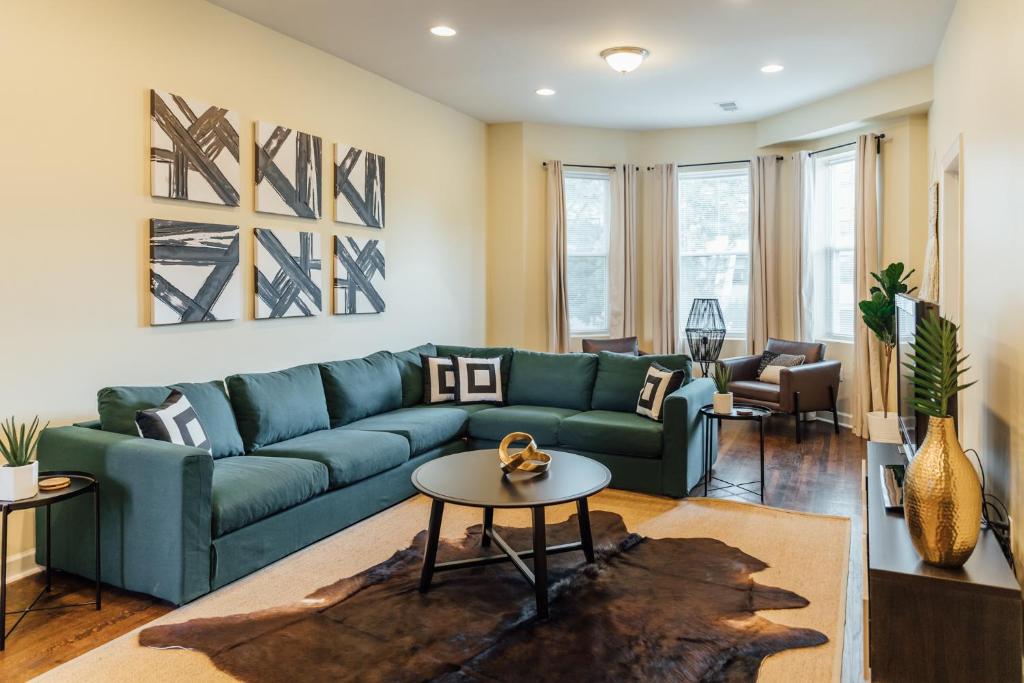 Spacious And Airy Apartment For Big Groups! - Lincoln Square - Chicago
