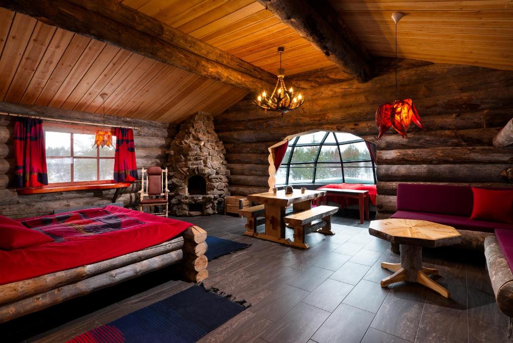 Kakslauttanen Arctic Resort - Igloos and Chalets, Saariselka (updated ...