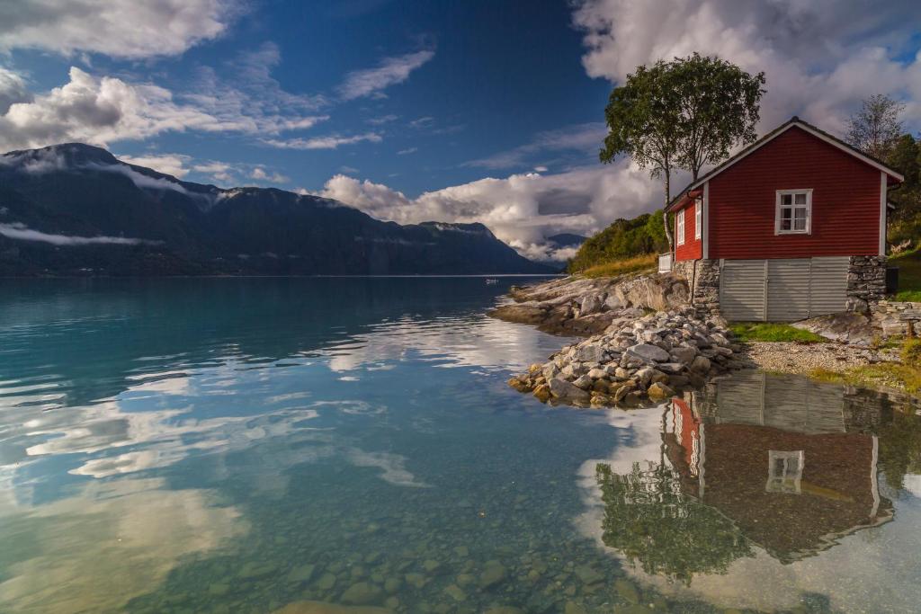 Nes Gard, Høyheimsvik (updated prices 2025)